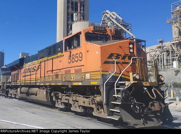 BNSF 5859